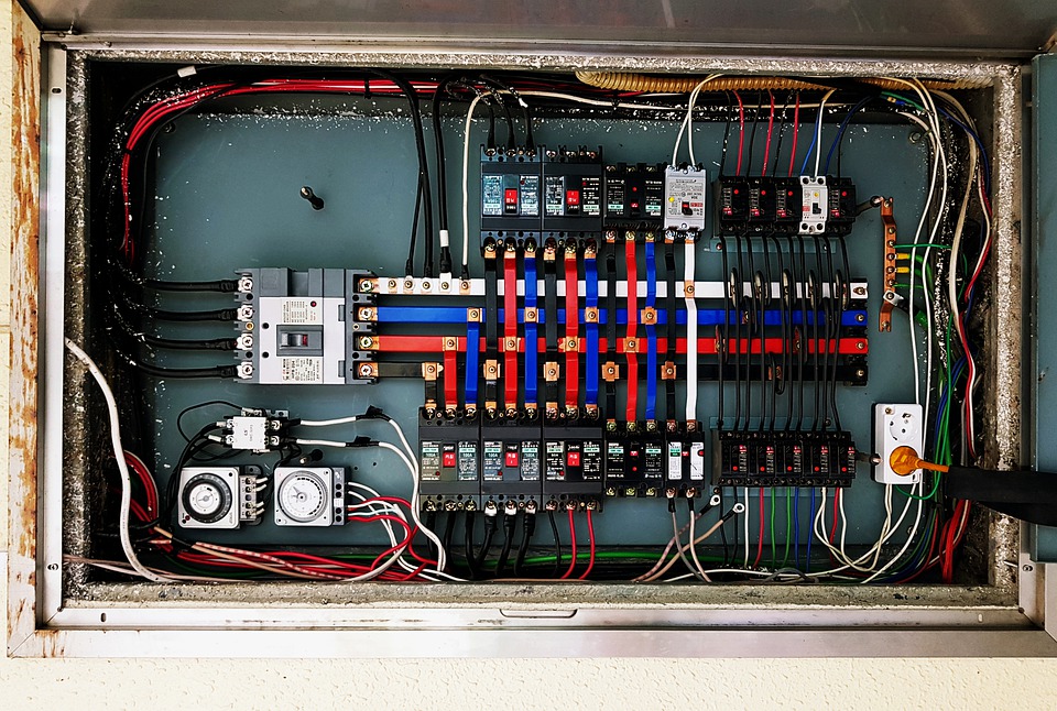 Domestic electric circuits — lesson. Science State Board, Class 10.